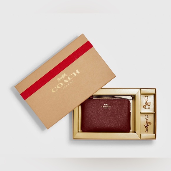 Coach | Bags | Nwt Coach Boxed Corner Zip Wristlet In Black Cherrygold ...